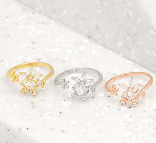 Five Petals flower Pinky Ring - MOOII | MOOII Australia