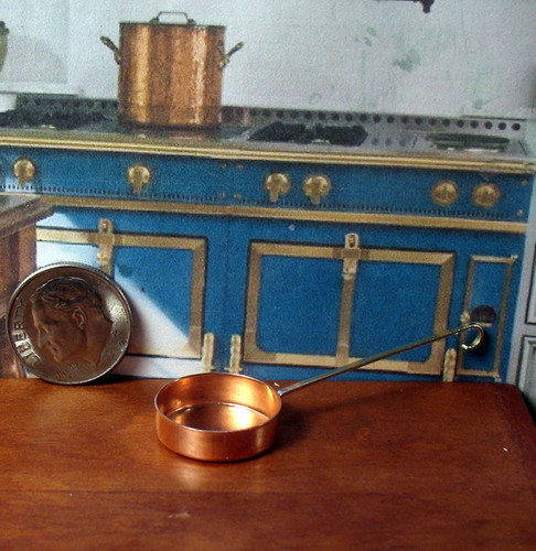 Copper French crepe pan with hook handle | JGetzan.com