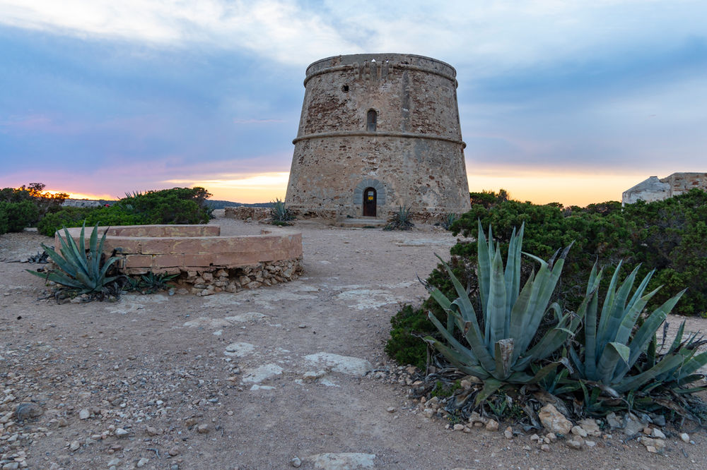 Ruta de las 7 torres defensivas de la isla de Ibiza.