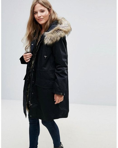 Parka Negra De Mujer Entallada Con Peluche | ISABELLE PILIER