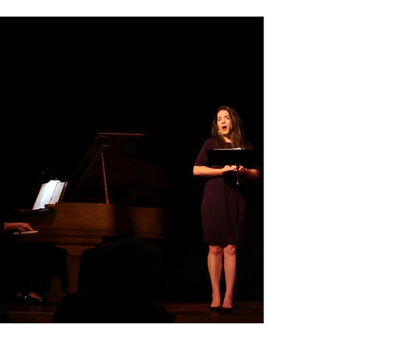 Soprano | Sarah Benzinger