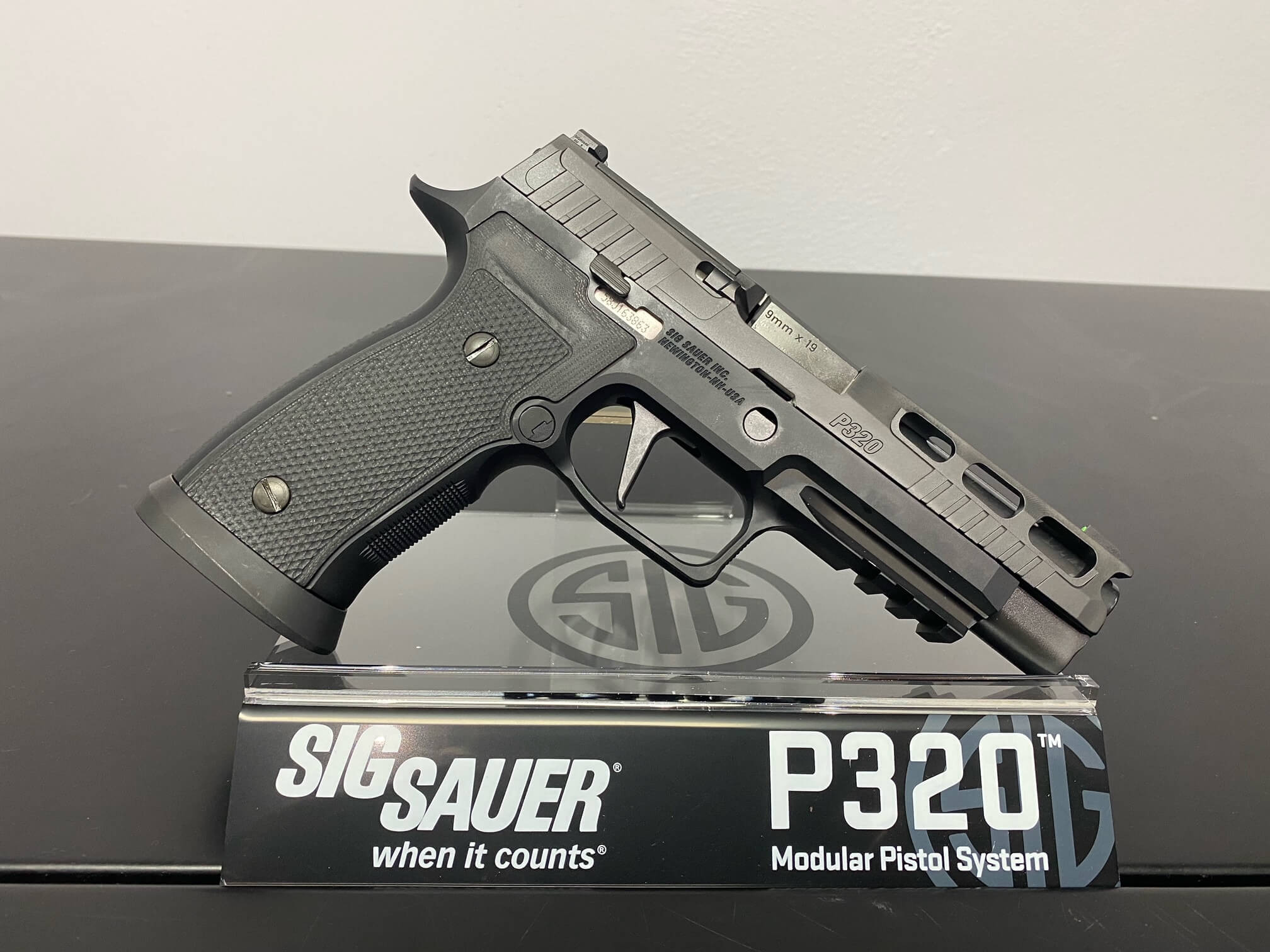 Sig Sauer AXG P320 Pro Full Size