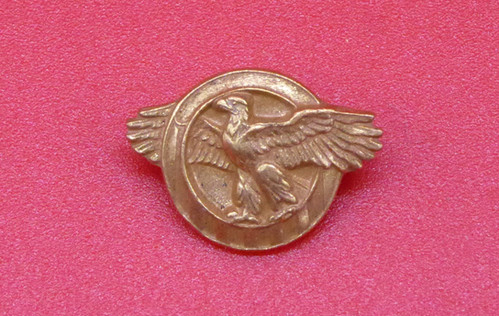 Honorable Service Lapel Pin Foxhole Militaria