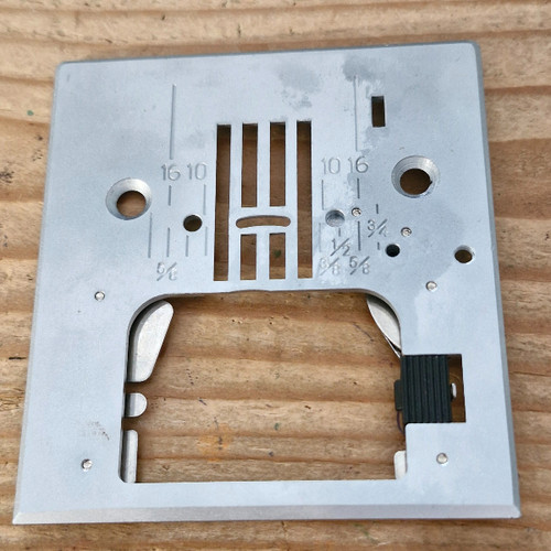 Plaque aiguille SINGER Nova Diva | A l'atelier