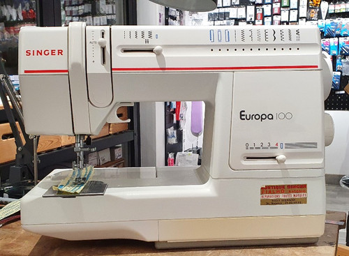 SINGER Europa 100 / 9210 | A l'atelier