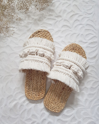 Macrame summer straw slippers | www.baanstraw.com