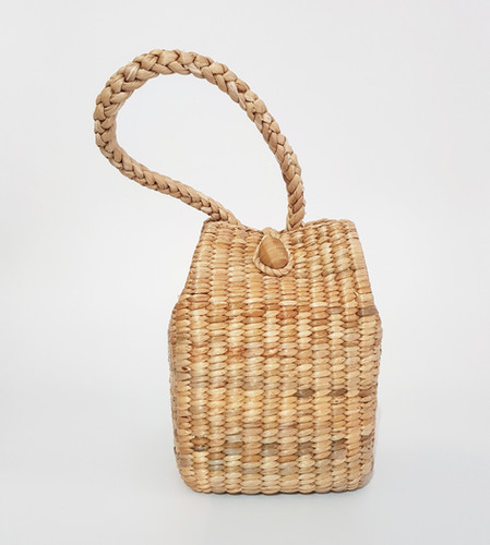 Woven mini bag | www.baanstraw.com