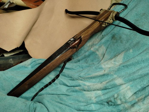 Basic 14th century crossbow (WALNUT) | Apestooth Crossbows