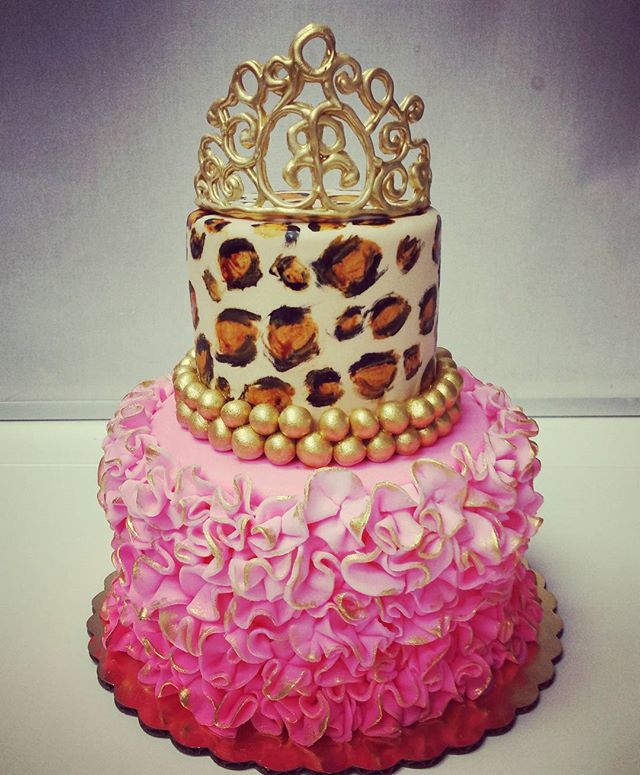 CUSTOM CAKES | kiascakes