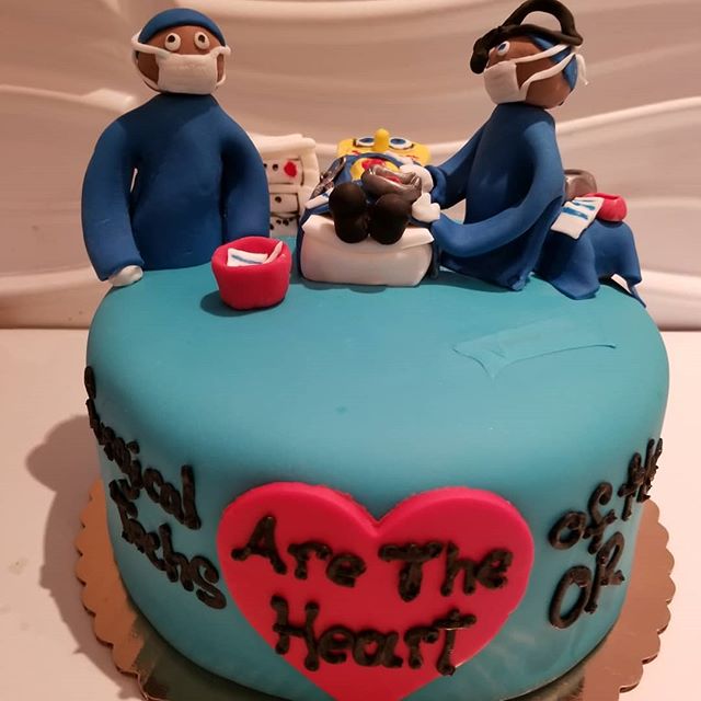 CUSTOM CAKES | kiascakes