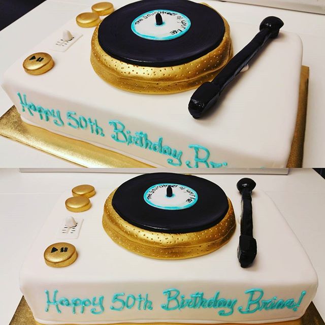 CUSTOM CAKES | kiascakes