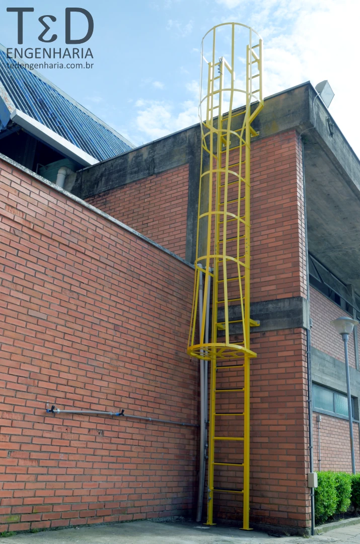 Escadas, plataformas e guarda-corpos | TeD Engenharia
