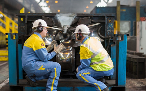 Steel Mill Labor Wears | STEEL GIANT