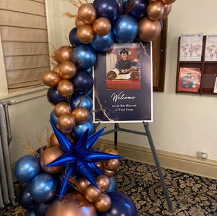 Balloon Easel Stand | Milwaukee Balloons | Balloon Decorations