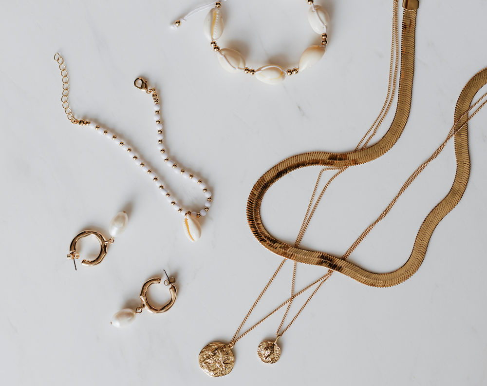 THE 5-MINIMALIST ACCESSORIES TO STYLE YOURSELF!!