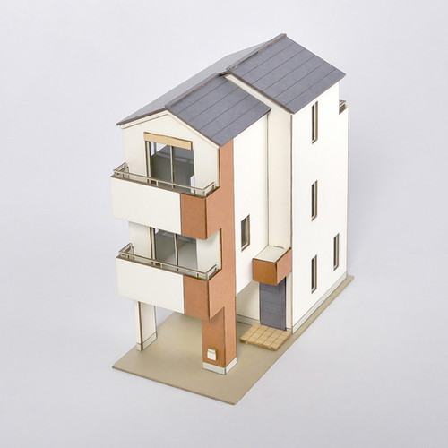 TDF - House Q | J Scale