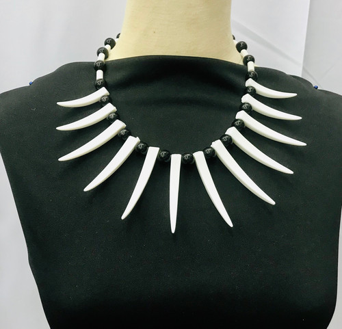 Ula Nifo White teeth Necklace | xufashion