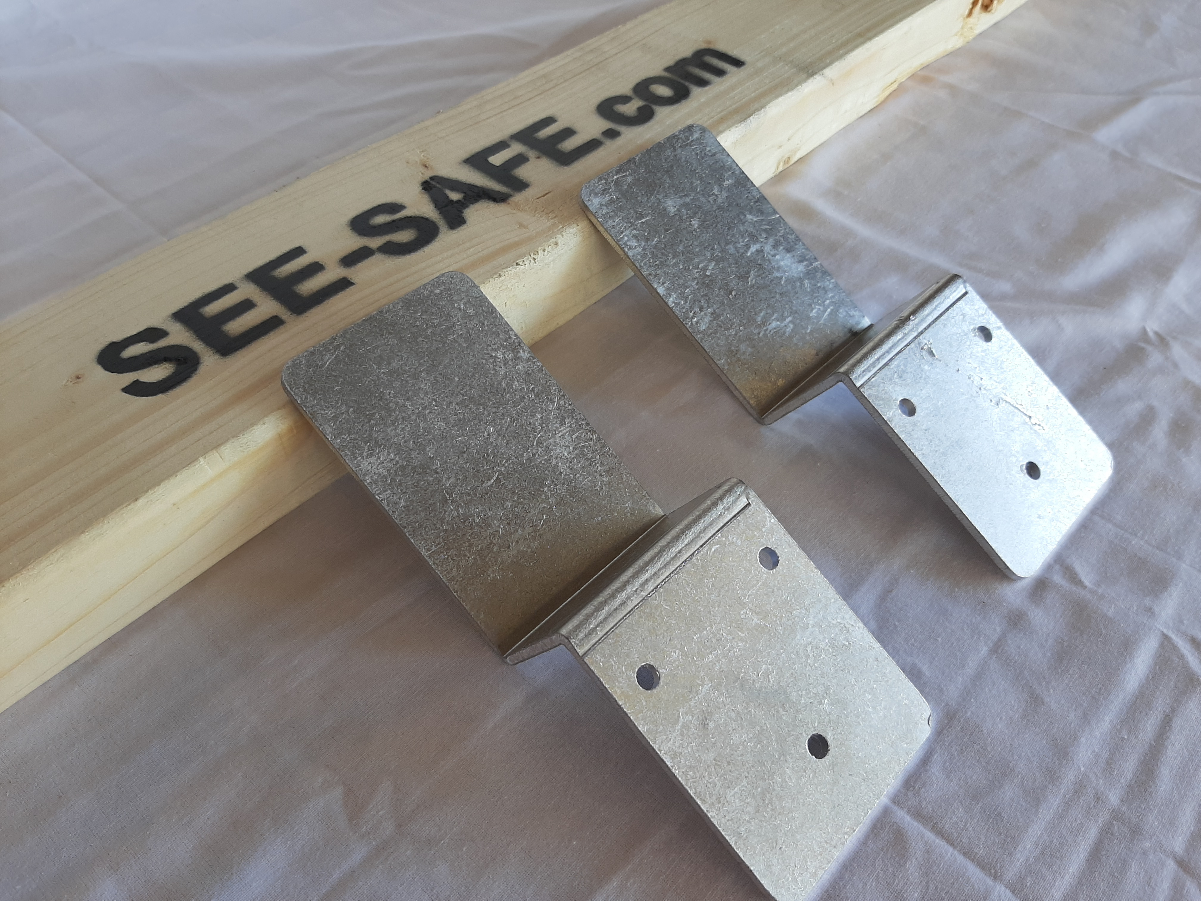 see-safe-security-drop-open-door-barricade-brackets-fits-2x4-lumber-2-wide