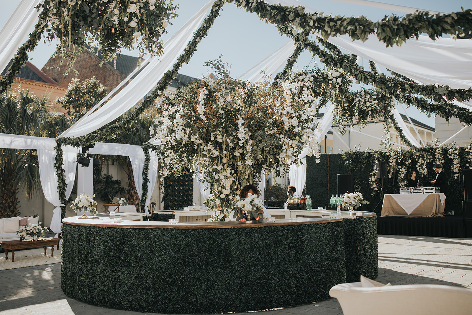 Round Hedge Bar - 360 degrees | Bars & Bar Backs