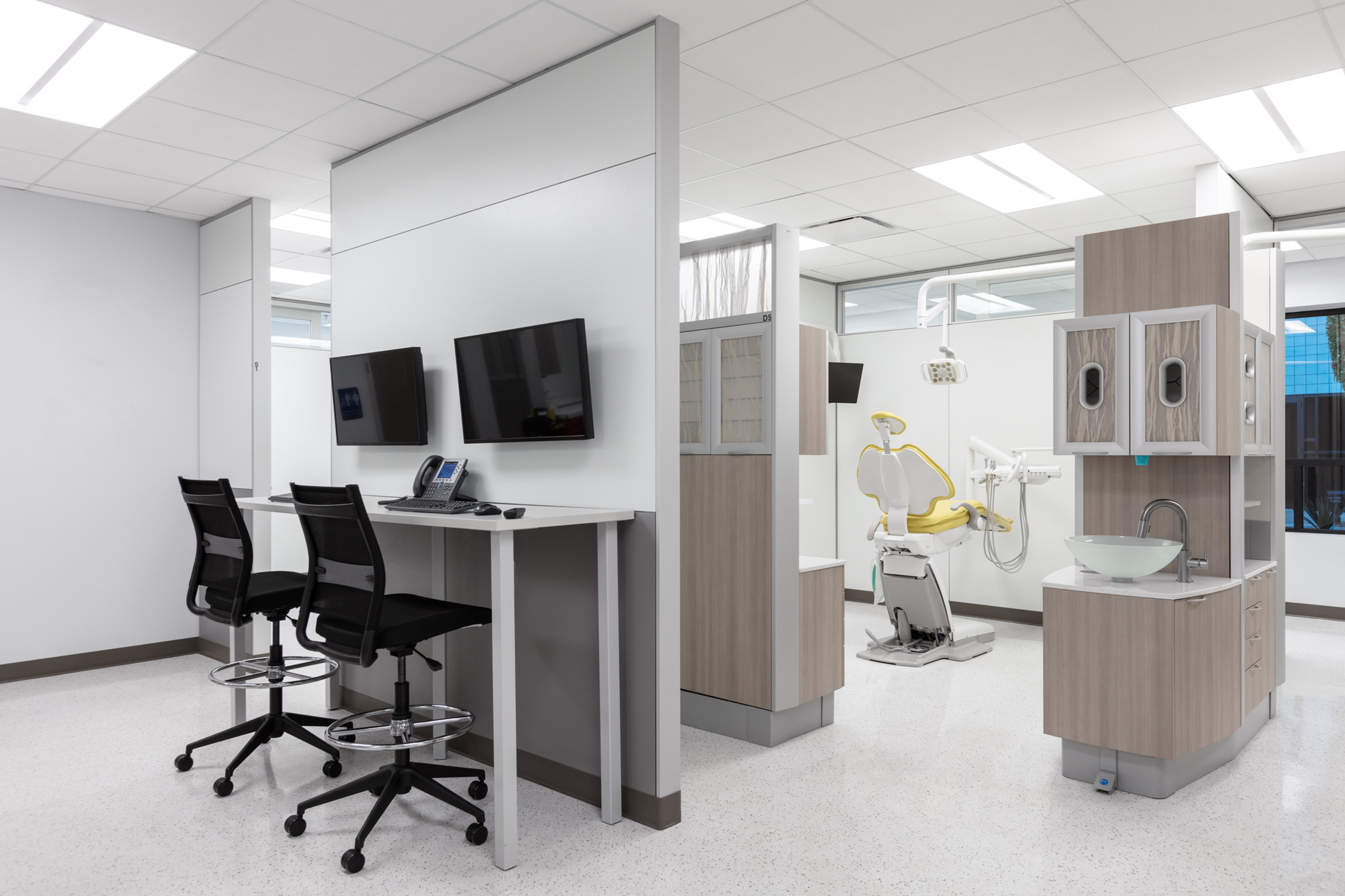 Roseman University Advanced Education in General Dentistry Facility
