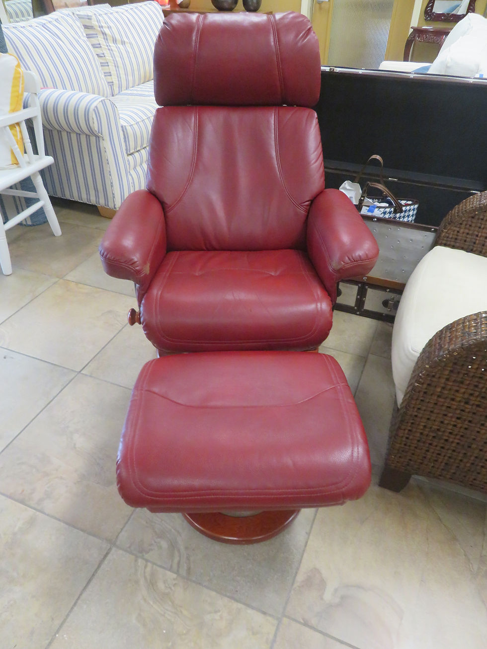 Consignment House | Living Room