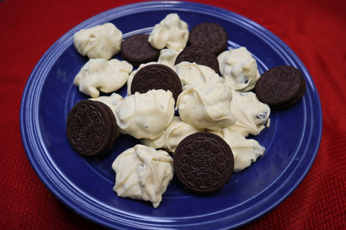 Cookies and Cream Clusters 6oz | aldermanschocolate