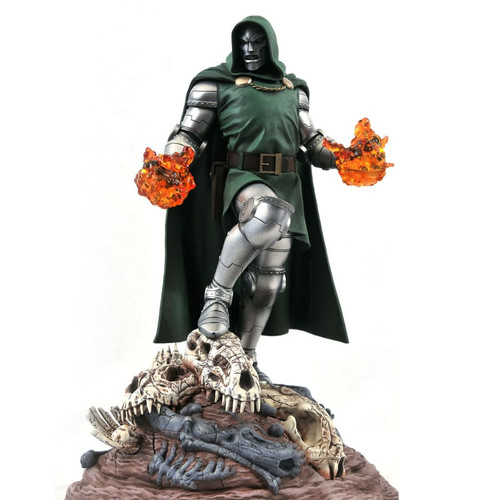 Diamond Select Marvel Gallery Comic Doctor Doom Statue | Singapore