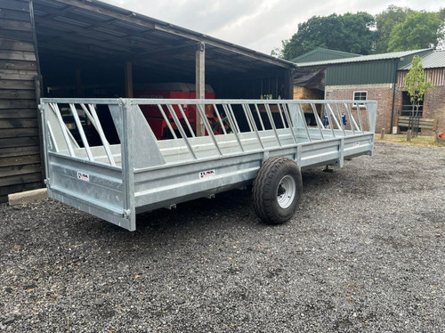 20ft tusk heavy duty feed trailer | R.D Agri