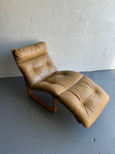 Tessa T8 chaise | Tangerine & Teal