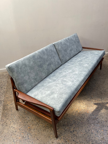 Fler ‘Narvik' day/night sofa | Tangerine & Teal