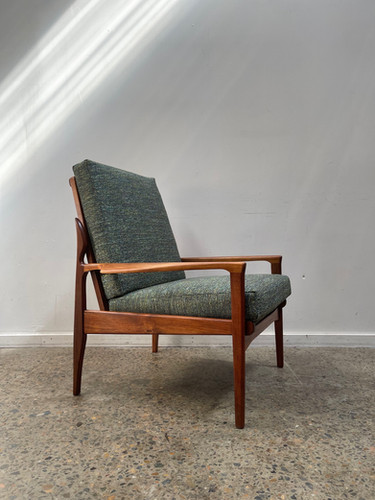 Fler ‘ Narvik’ armchair/single | Tangerine & Teal