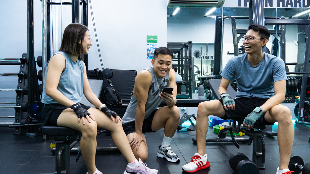 4 Reasons Why You Should Workout With a Partner - FITLUC