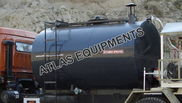 What are the key features and functions of bitumen sprayers