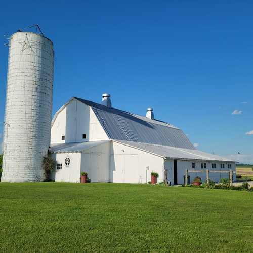 The Lightning Tree Barn | Ohio Wedding Venues