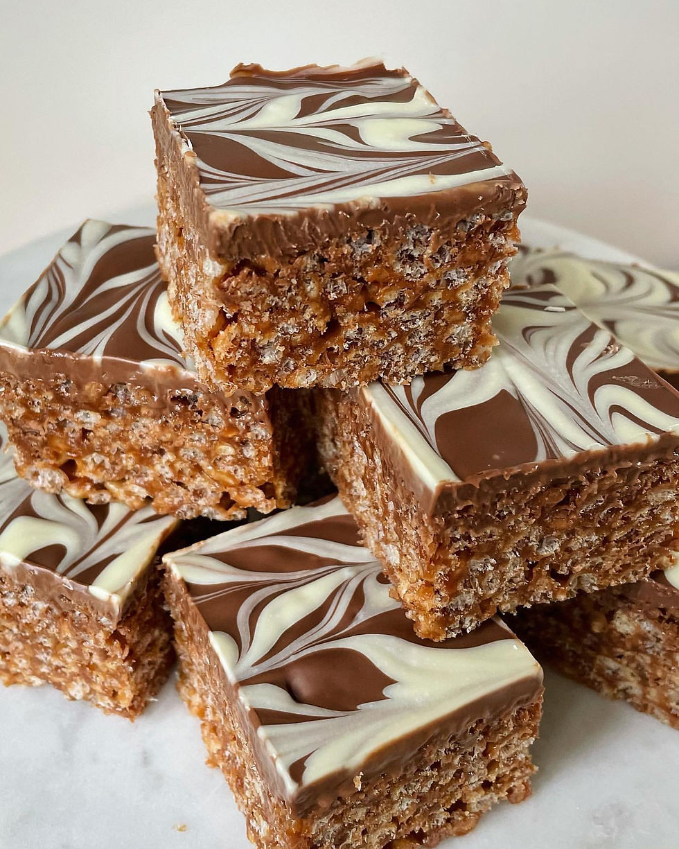 Jill Bakes… Mars Bar Krispie Buns