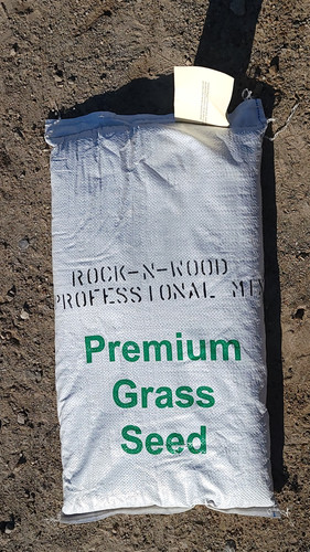 Professional Mix Grass Seed 5 lb Bag | rocknwood.com Retail