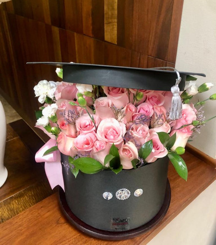Caja Black Grad in Pink | Flower Express
