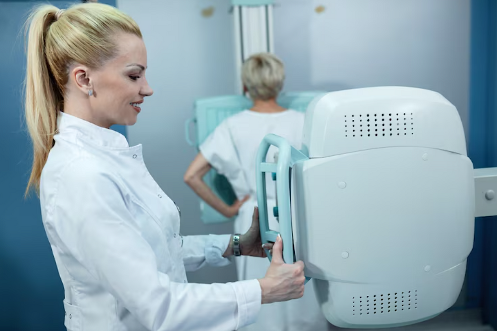 Digital Breast Tomosynthesis vs. Traditional Mammography: What You Need ...