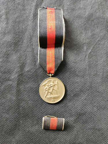 October medal with ribbon bar | PKZ militaria