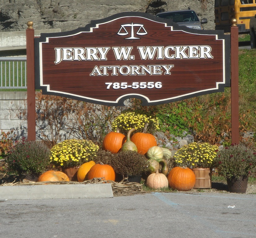 E. Seth Combs, Attorney at Law in Hindman, Kentucky