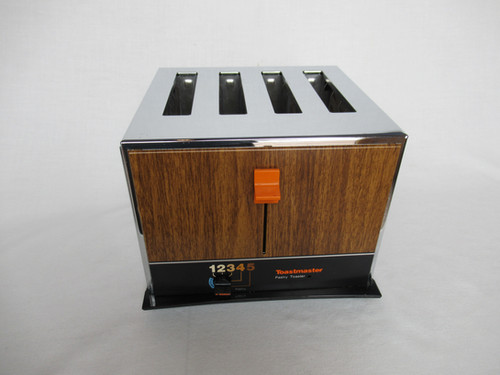 Vintage 4 Slice Toaster with Mid-Century Style | snowdriftantiques
