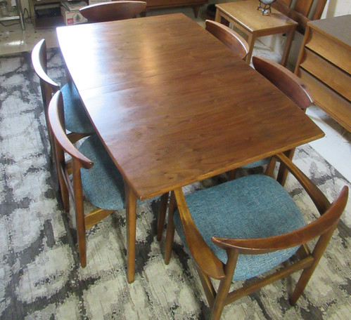 Lane Perception Dining Room Table and Chairs | snowdriftantiques