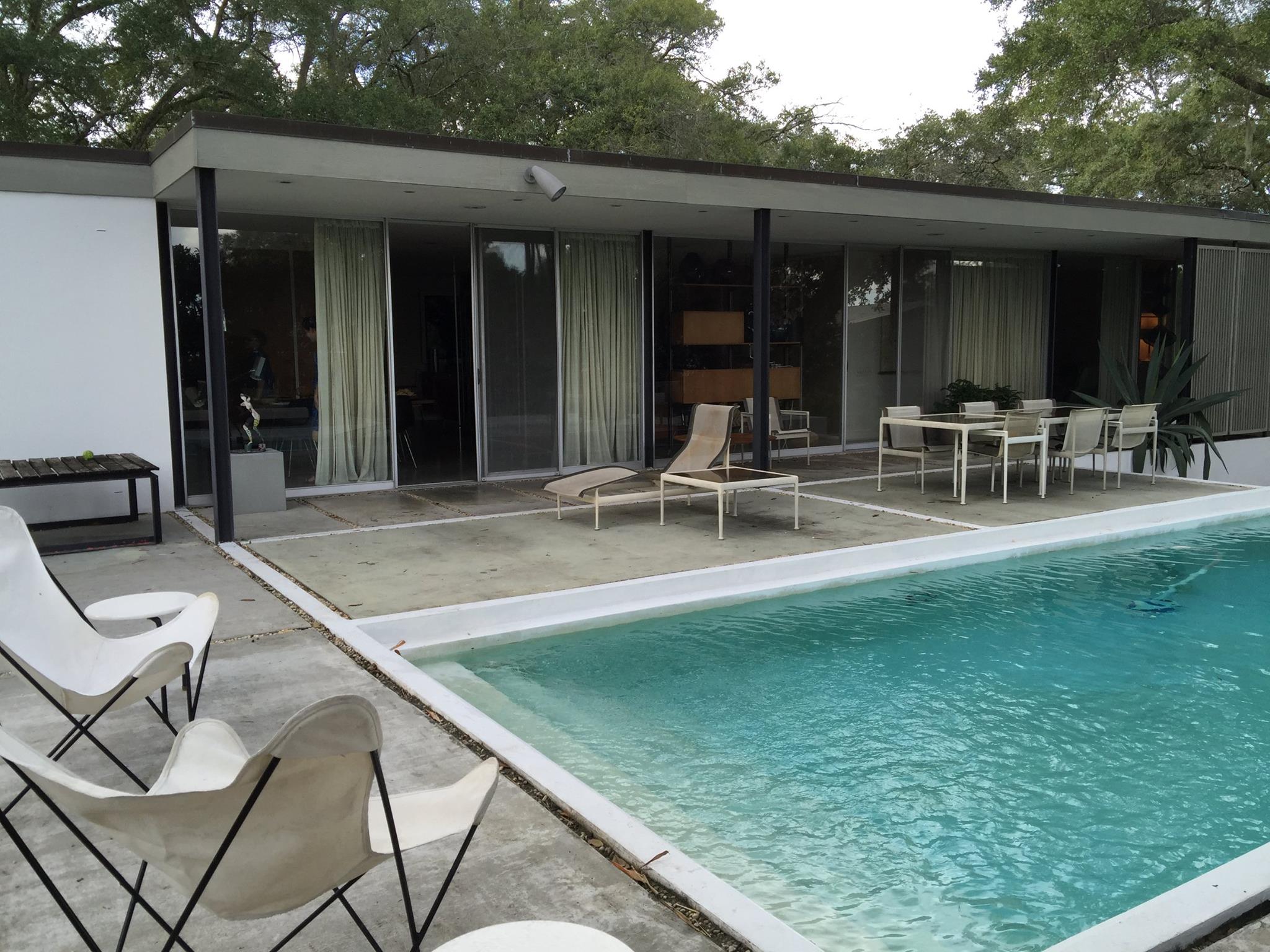 Your Guide to Mid-Century Modern Pools