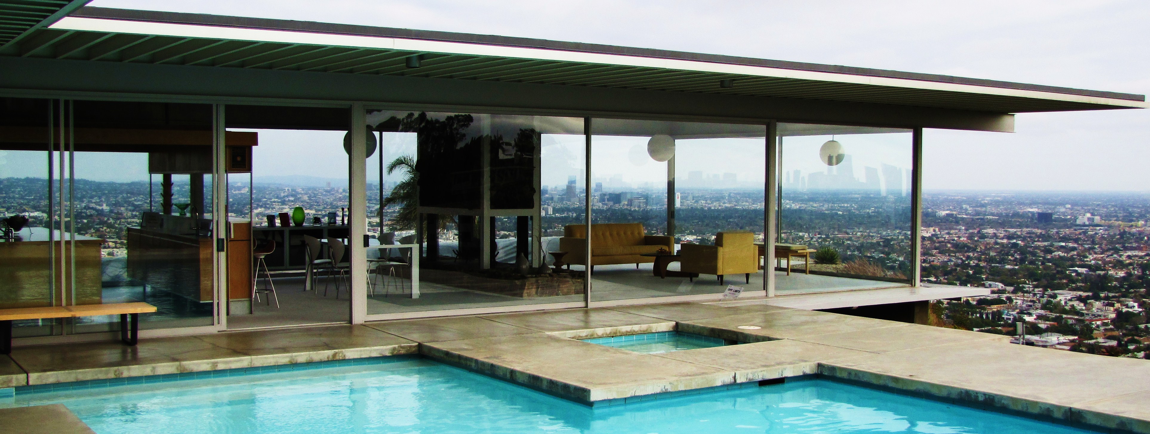 Your Guide to Mid-Century Modern Pools