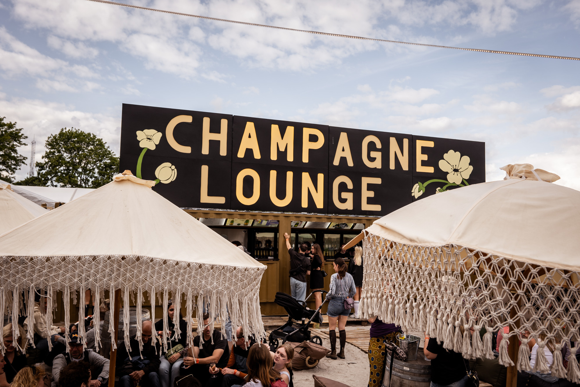 Champagne Lounge | Komplet oase til firma sommerfesten, fredagsbaren ...