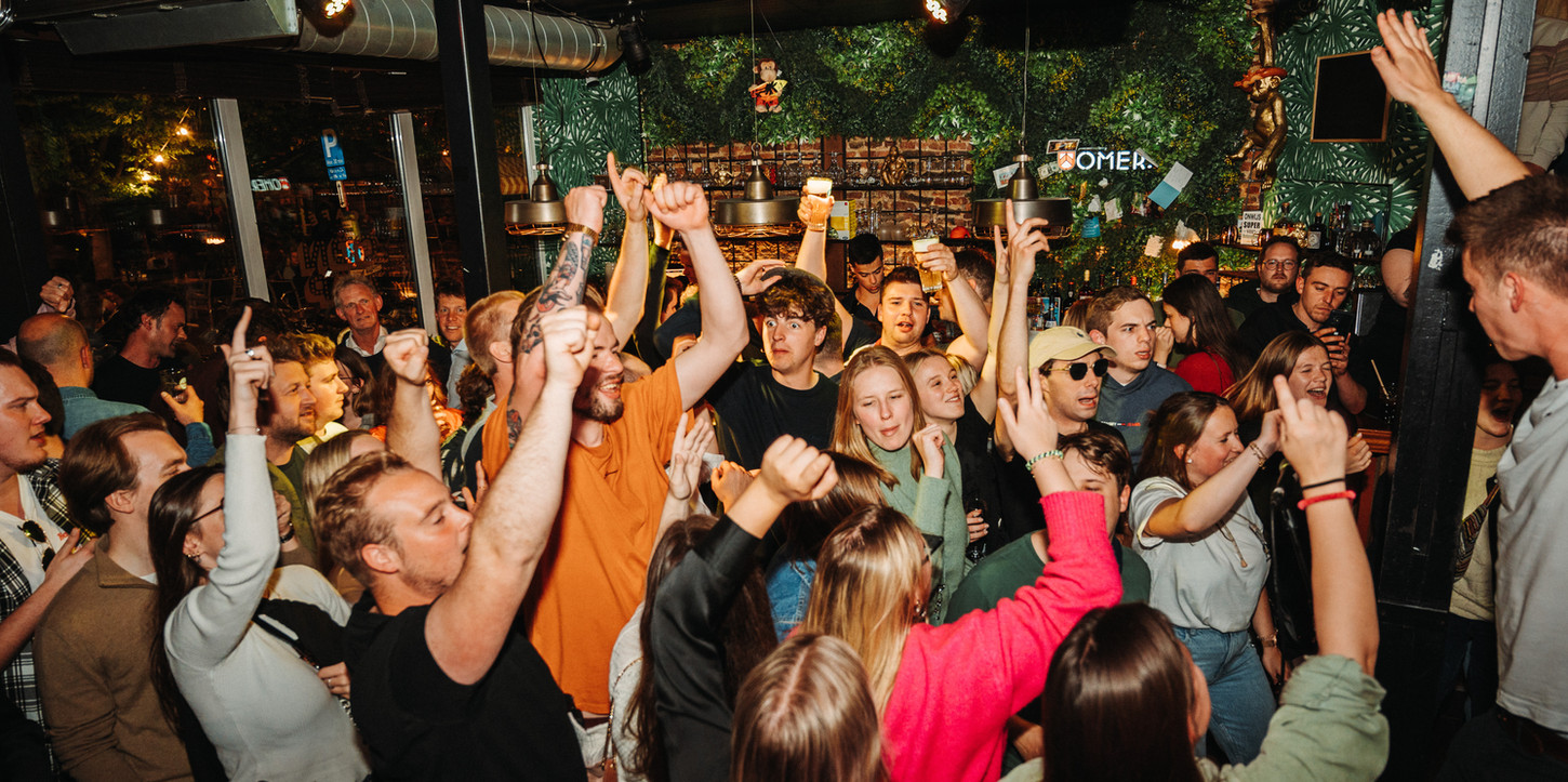 de gouden aap | hippe bar kortrijk