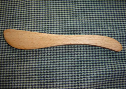 Handmade small wooden dip spreader from OliveWood | Tonpottery