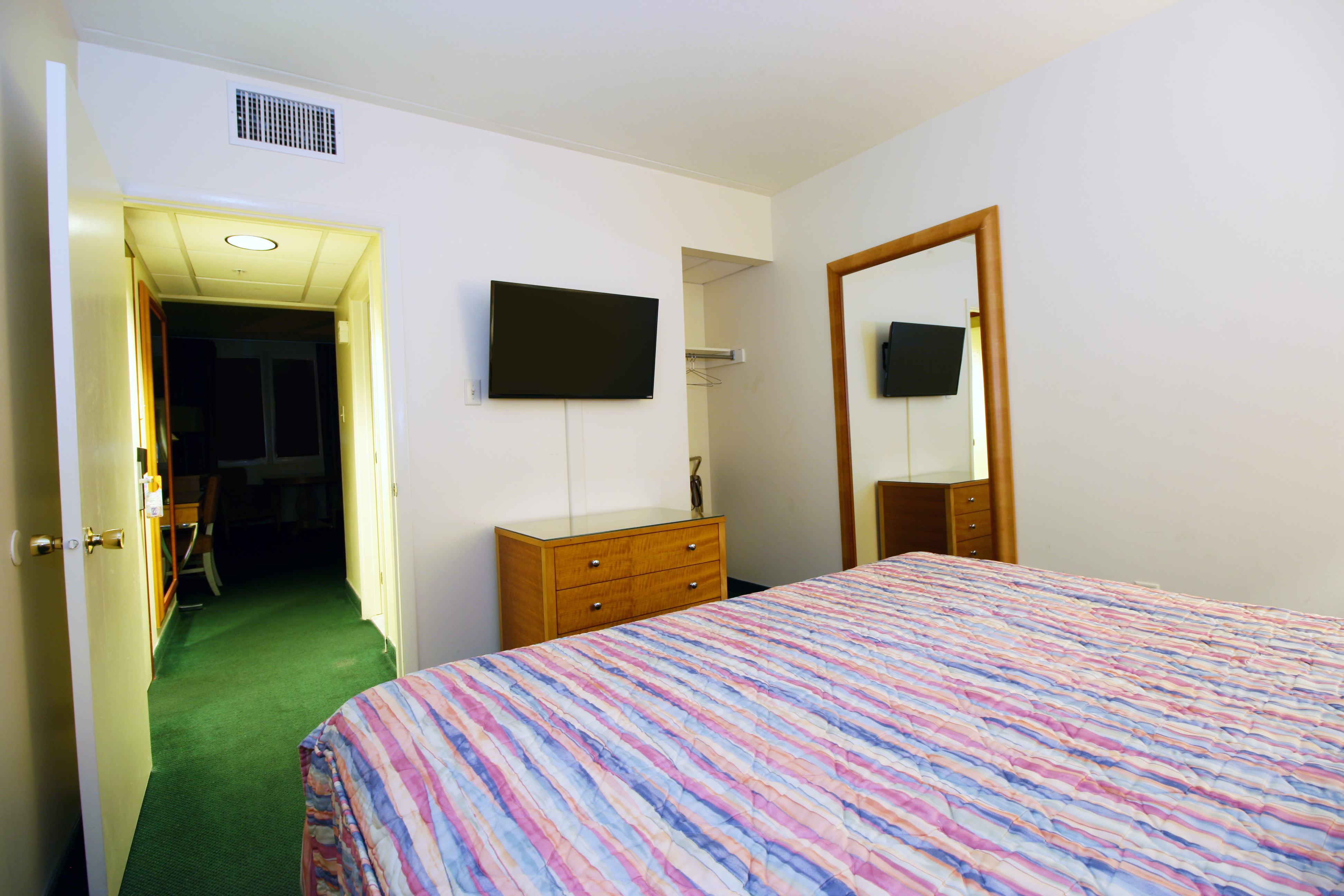 Two Room Suite King | Wildwood, NJ | Bolero Resort