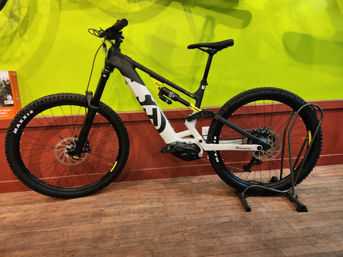 Husqvarna Hard Cross HC1 | Les SurVoltés