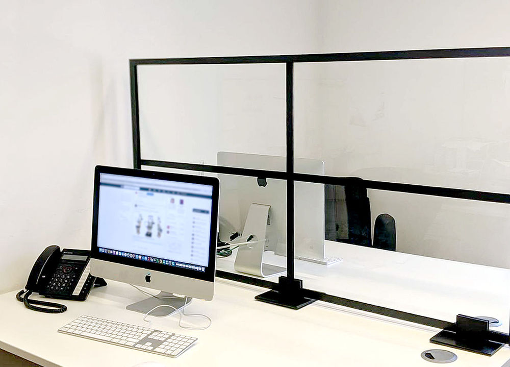 4 Reasons to use desk glass panels and screens